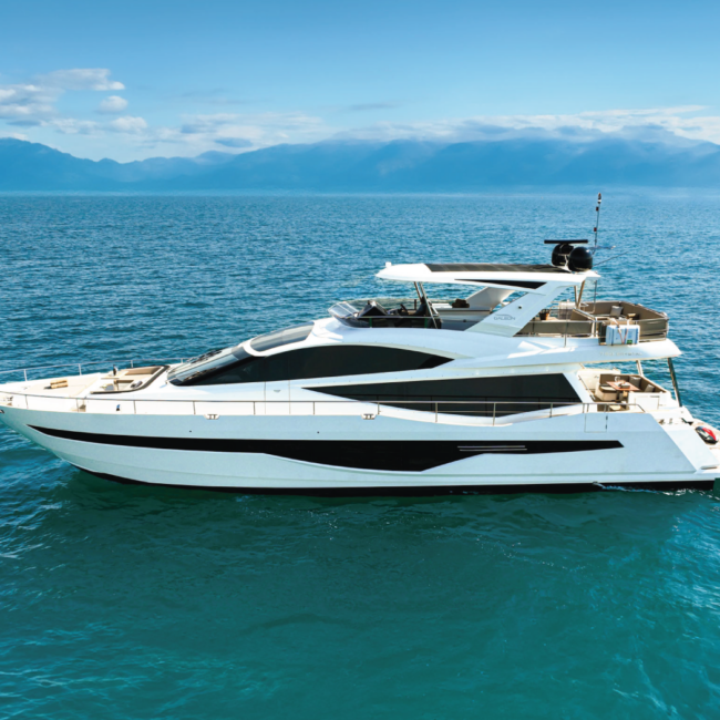 Mini Yacht Cruise in Dubai | Cruise Along Dubai Coastline
